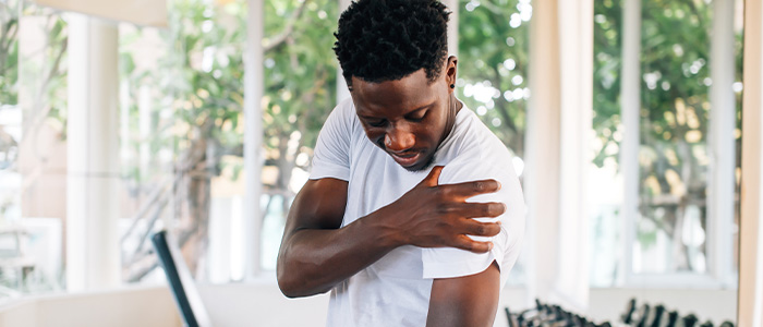 When Should You Visit a Chiropractor in Glendale, AZ for Shoulder Pain ...